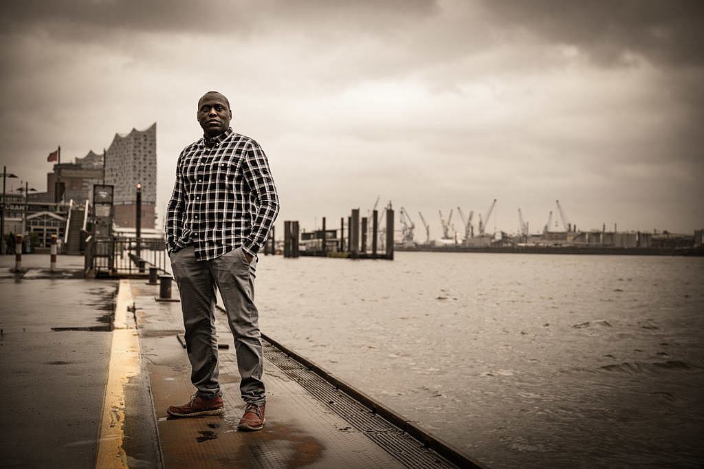 Portraitshooting mit Ewane in Hamburg • Farbgelichtet Fotografie